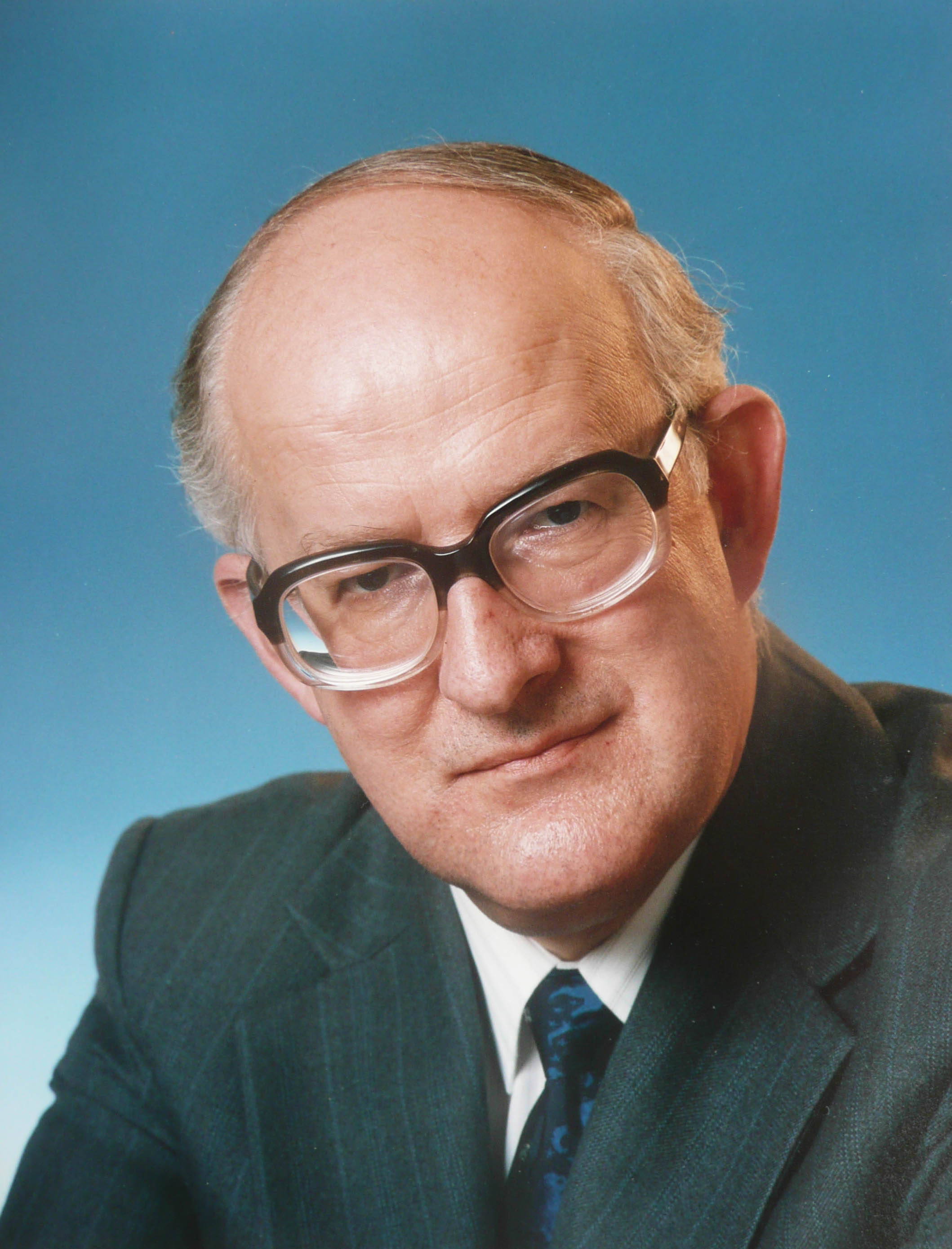 The Robin Simpson Collection of Commemoratives | Woolley and Wallis